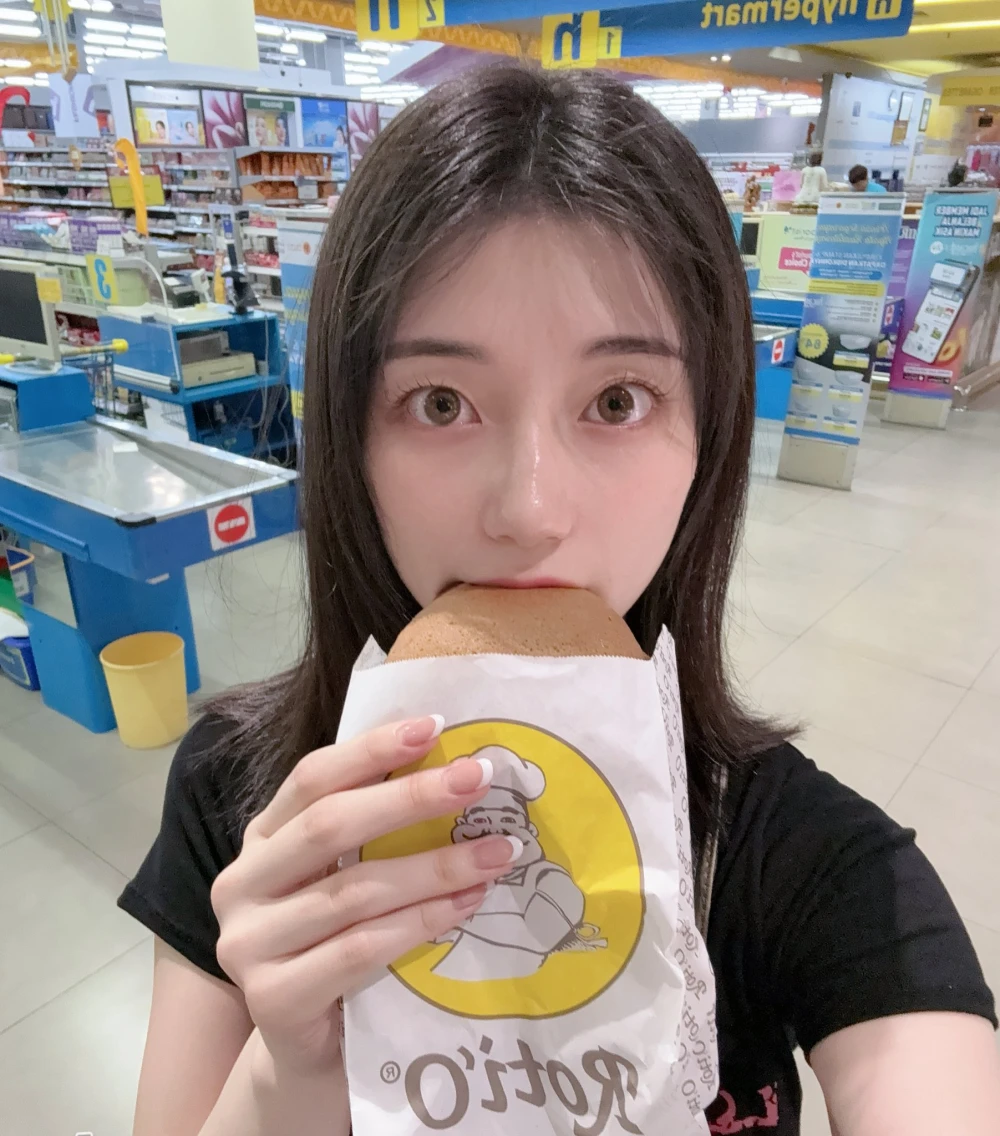 Kanna Seto di Indonesia, Cicipi Roti’O yang Mirip Roti Melon - Seputar ...